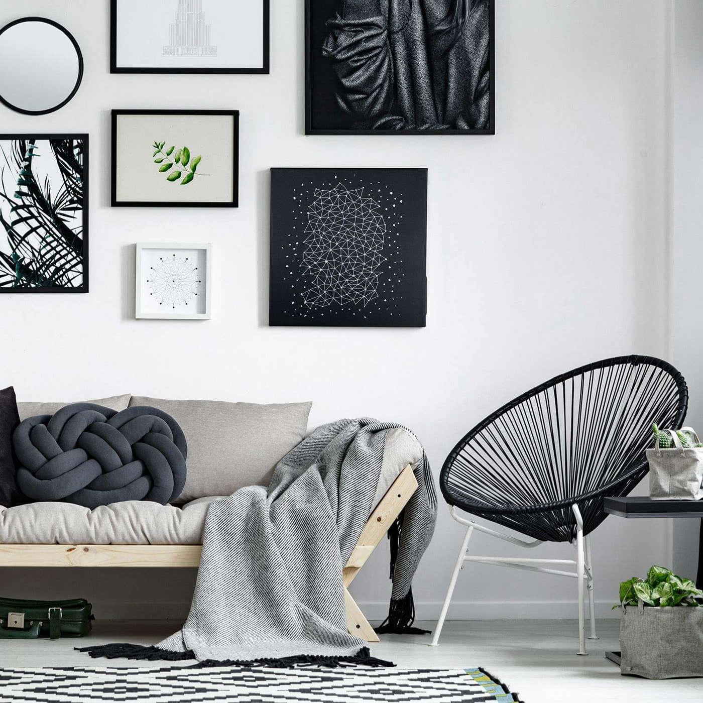 Swipe Sound Frame: Artistic Bluetooth Speaker — Thumbs Up!